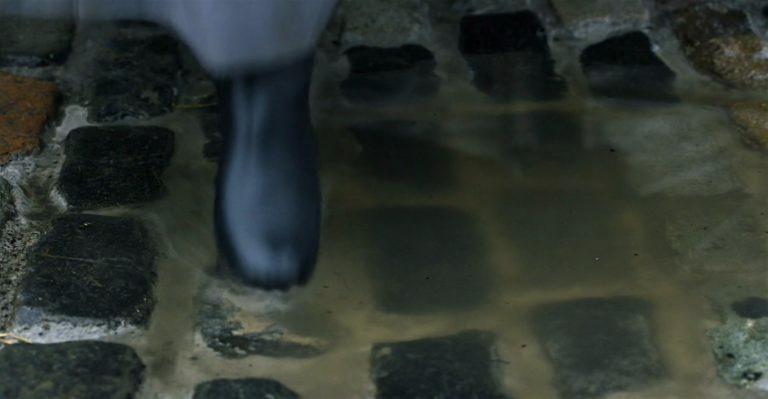 The Bat Suit, and There's Room for Everyone - Outlander Behind the Scenes