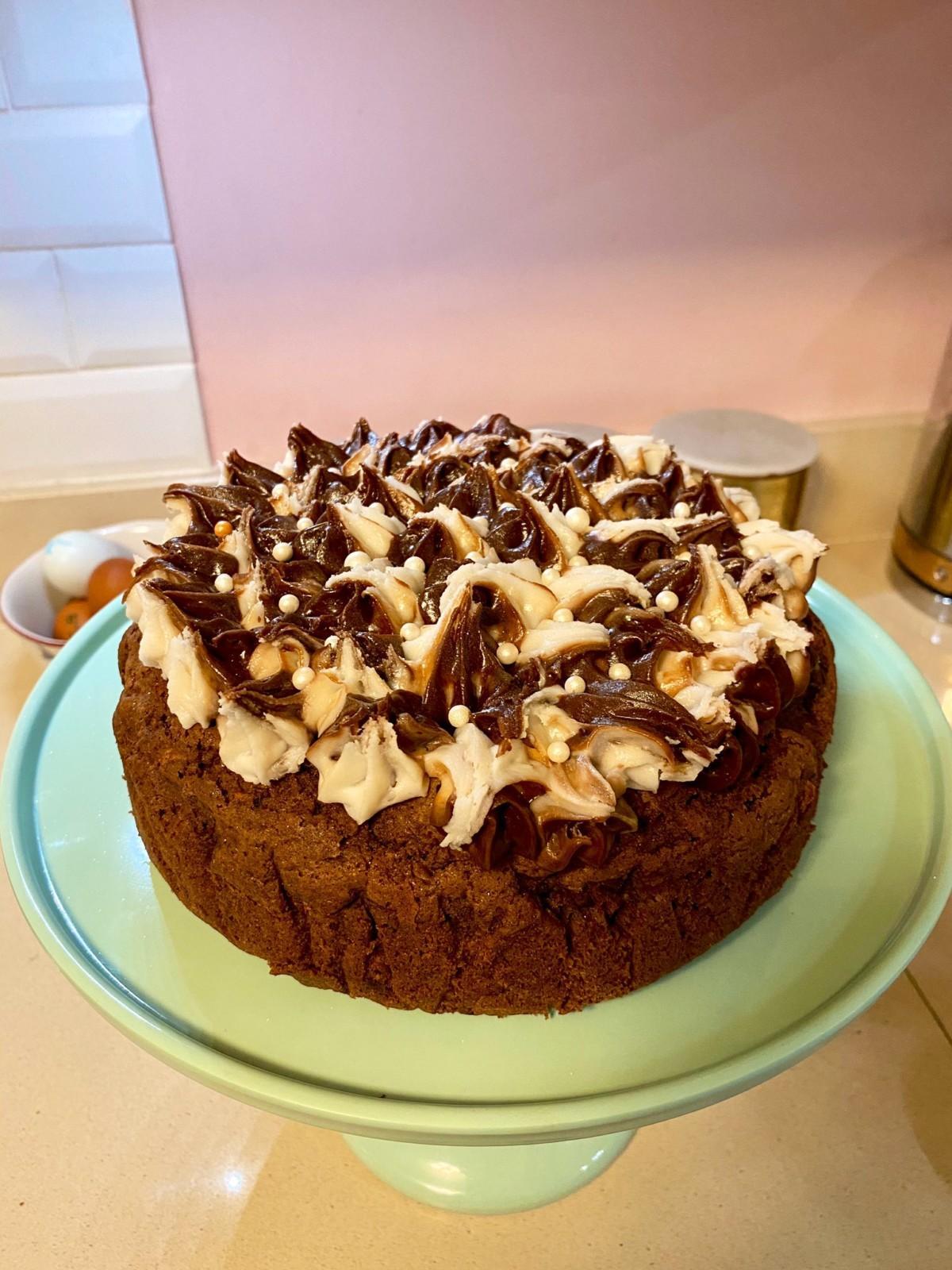 Tim cake - Outlander Behind the Scenes